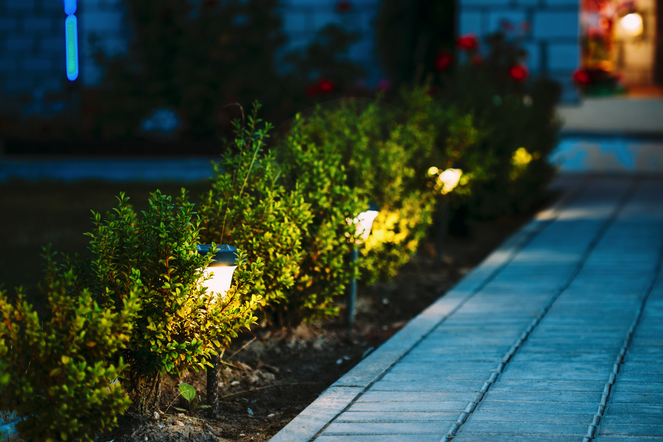 When Your Outdoor Lights Should Get Replaced - Albaugh & Sons